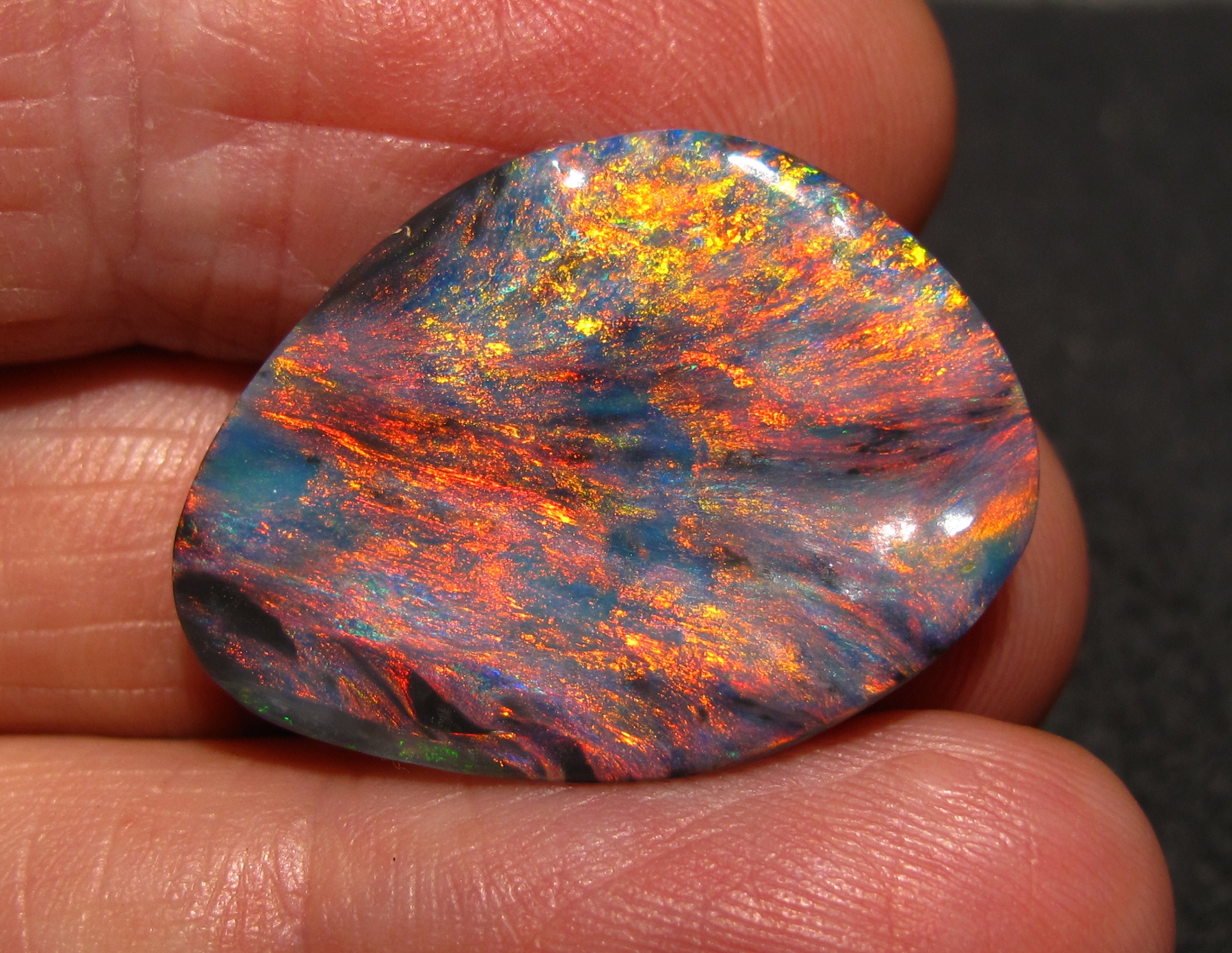 Lightning Ridge Black Opal Stunning red on black straw pattern | Etsy