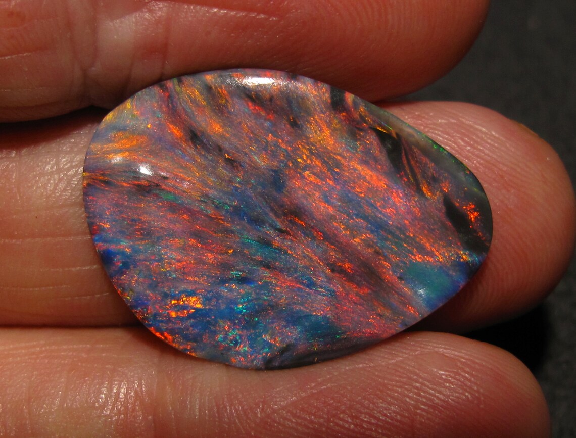 Lightning Ridge Black Opal Stunning red on black straw pattern | Etsy