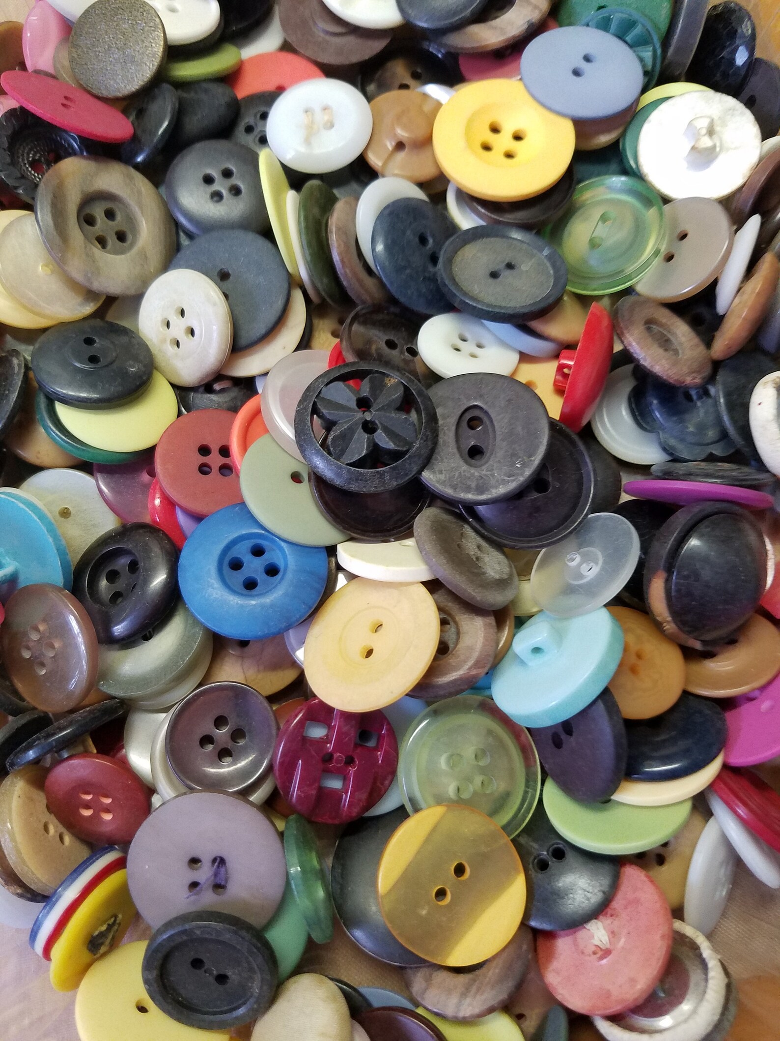 Vintage Button Mix Lots 3 oz de botones mixtos Lotes variarán Elija su ...