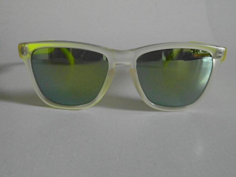 Vintage Translucent Smoky & Fluorescent Yellow Keyhole (yellow Mirror ...