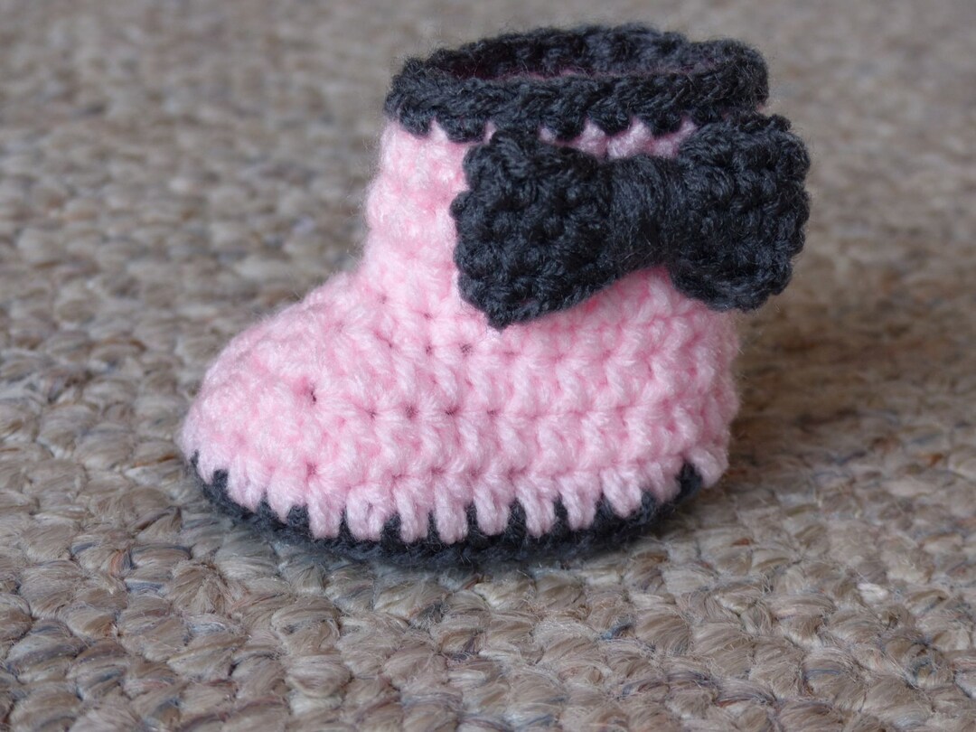 Pattern for Cute Newborn Baby Bow Booties - Etsy