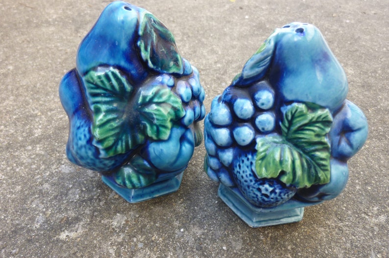 Salt and Pepper Shakers Ceramic Fruit Basket Shakers Made in | Etsy Salt and Pepper Shakers Ceramic Fruit Basket Shakers Made in | Etsy