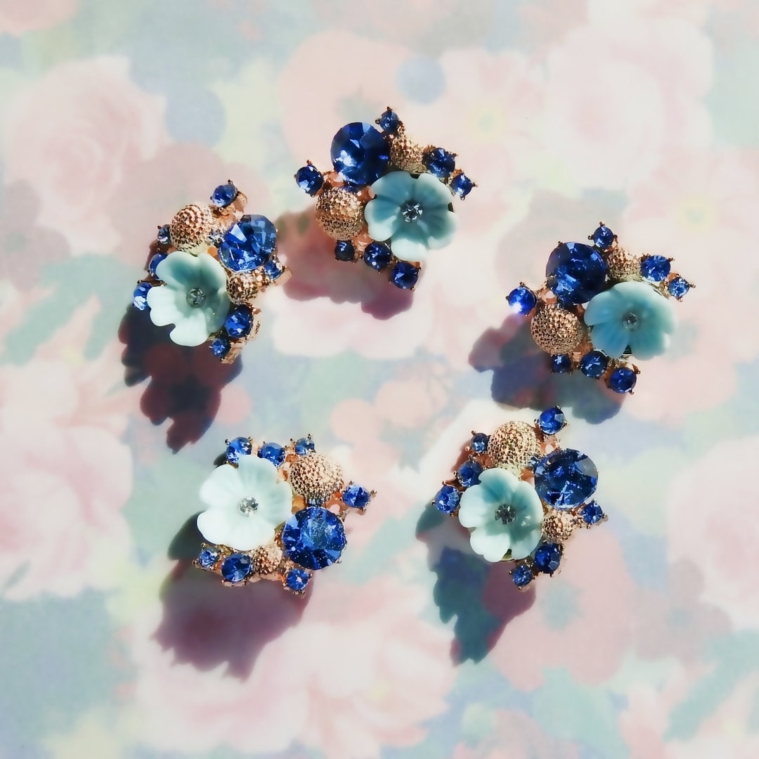 Blue Flower-shaped Buttons for Sewing, Crafting or Jewelry Making- 18 ...