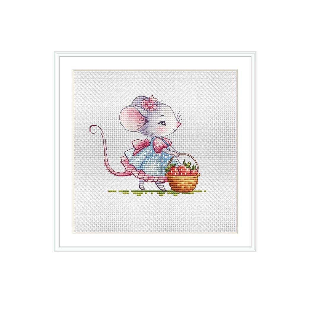 Mouse Gardener Strawberry Chart Cross Stitch Embroidery Handmade ...