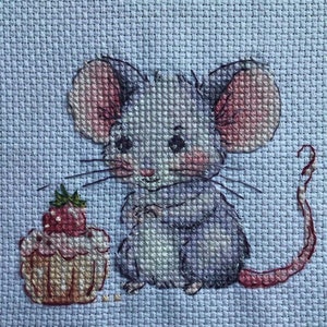 Mouse and Mini Cupcake Embroidery Cross Stitch Simple Design Pattern ...