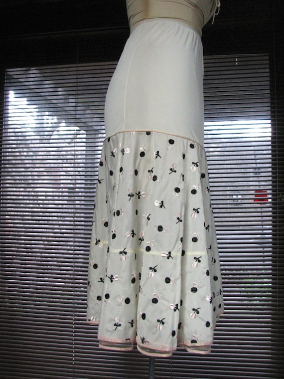 1950s Ivory Nylon Half Slip / Embroidered with Black… - Gem