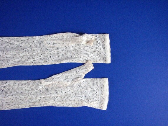 Victorian Ivory Silk Long Mitts - Gem