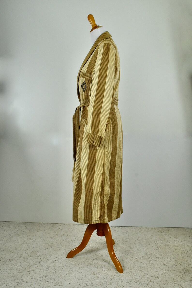 1930s Mens Seersucker Robe .... Deco Emblem Shell Buttons - Etsy