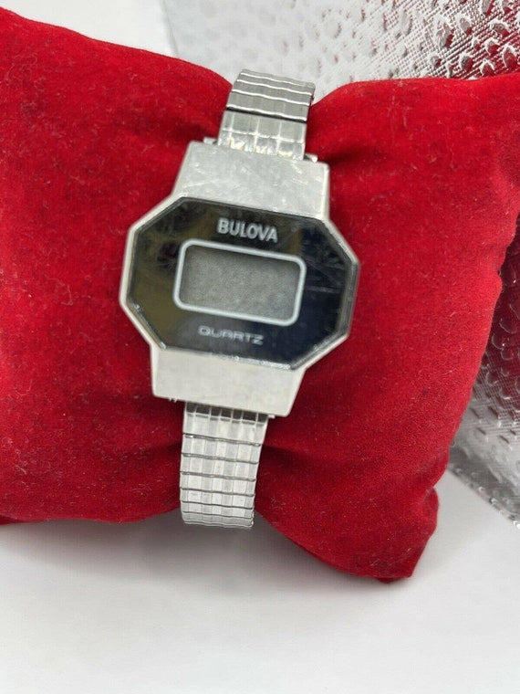 Vintage bulova quartz - Gem