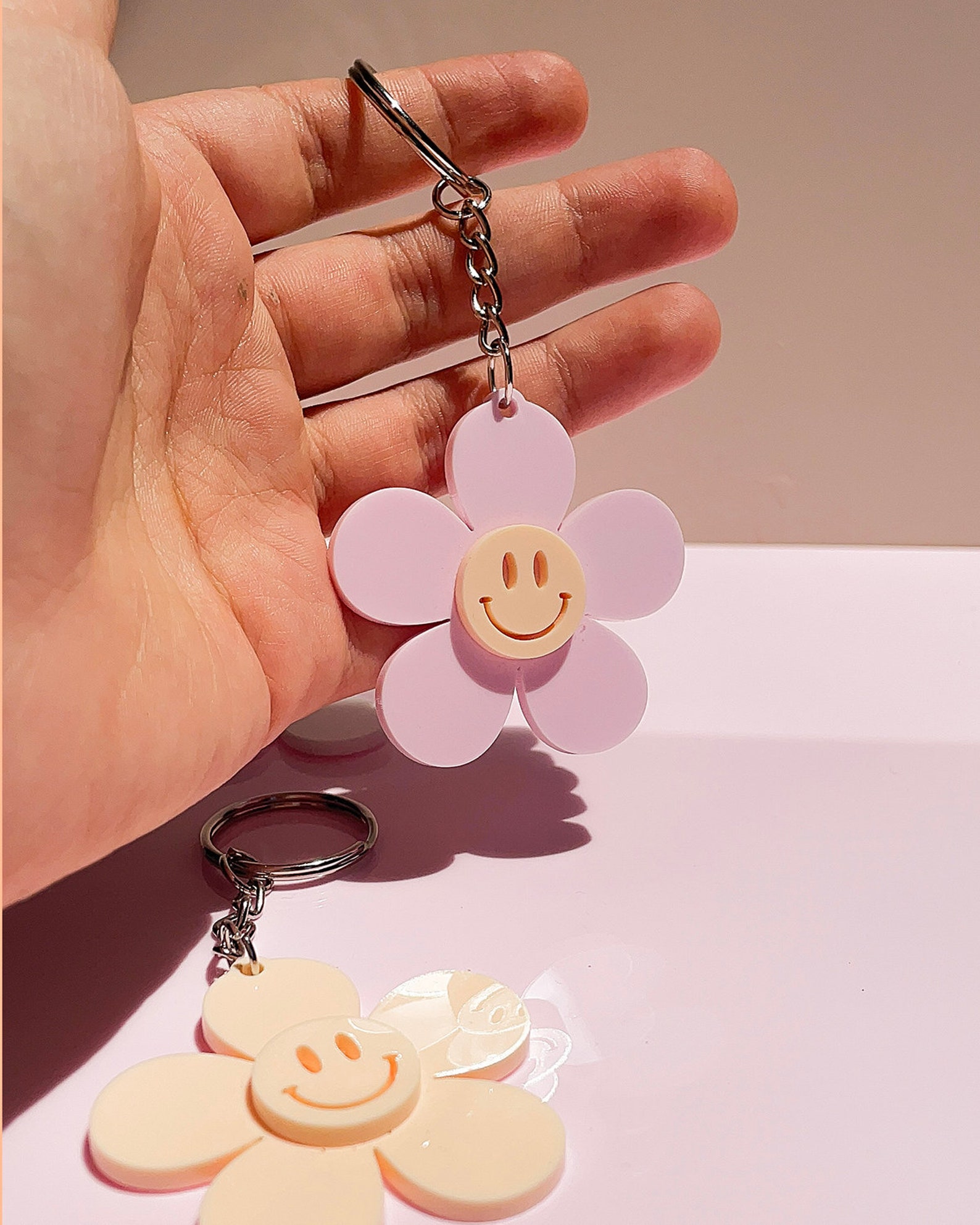 Daisy Chain Smiley Face Keychain Flower Key Chain 90s - Etsy