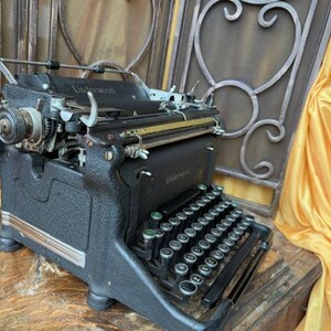Vintage Antique UNDERWOOD Black Type Writer Typewriter Typing Desktop ...