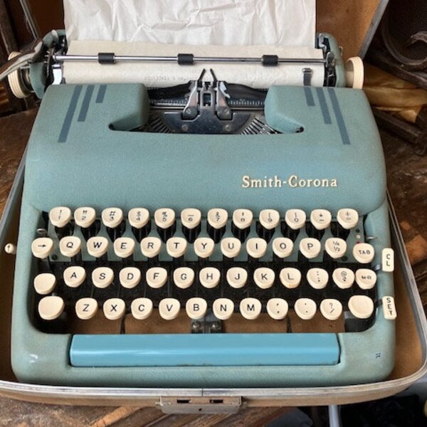 Antique Typewriter With Case - Etsy