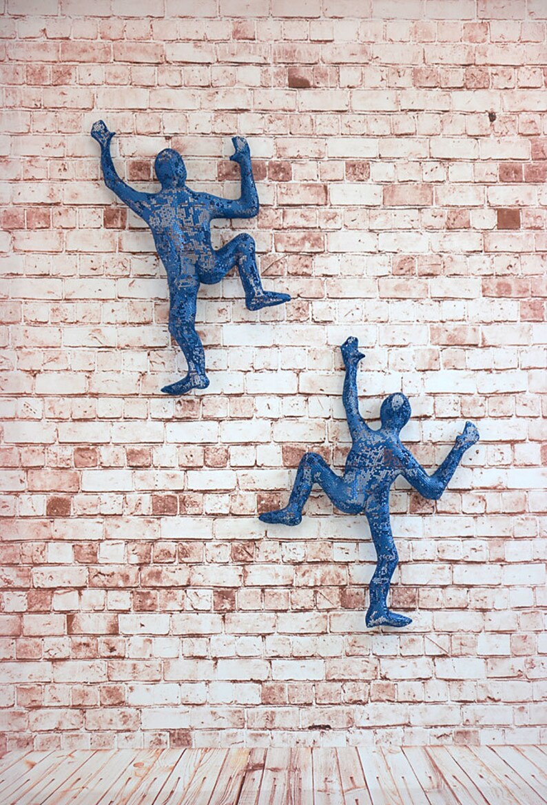 SET of 2 Climbing men Metal wall sculpture wall decor Metal | Etsy