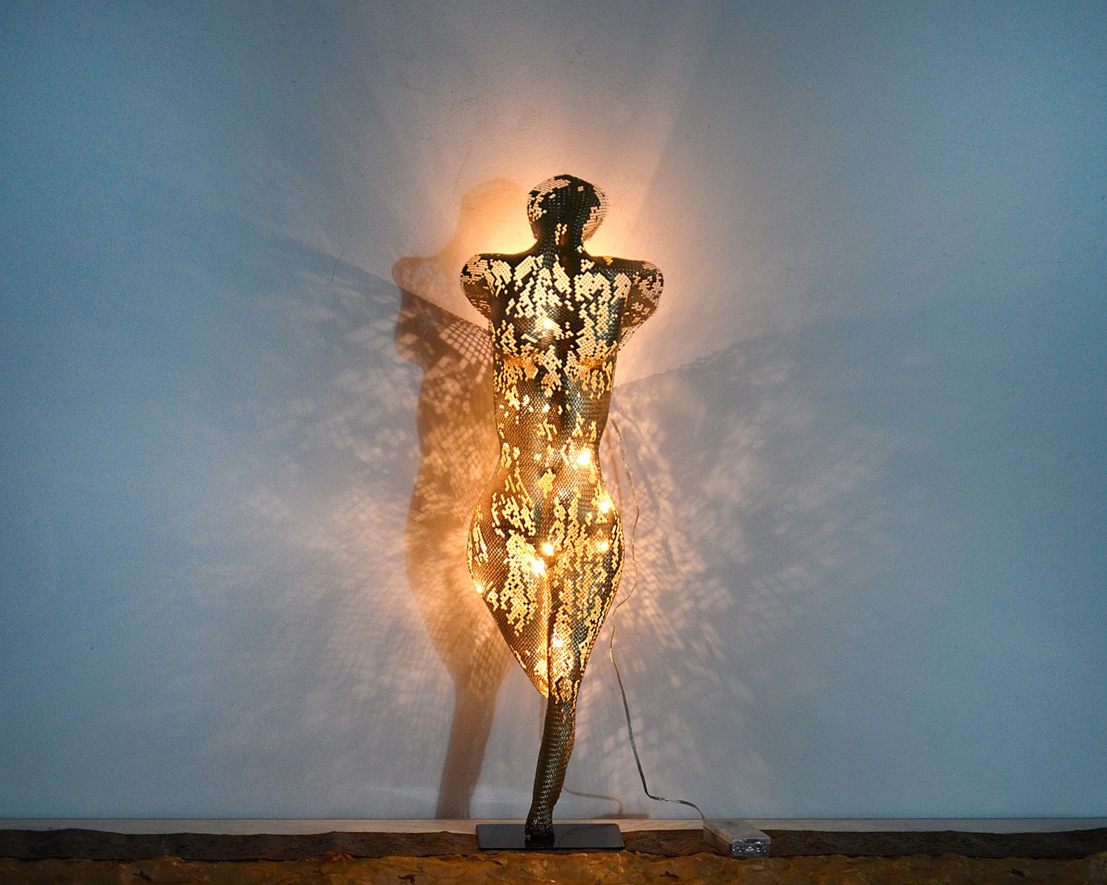 Modern Metal Sculpture Woman Torso Wire Mesh Sculpture - Etsy