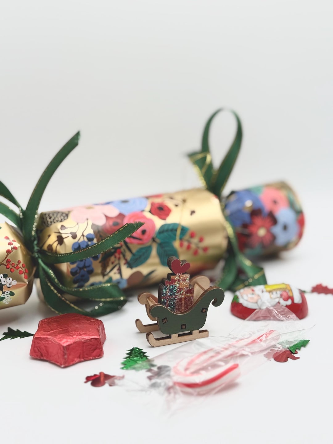 Set of 2 Traditional British Christmas Crackers Handmade Glow of Gold ...