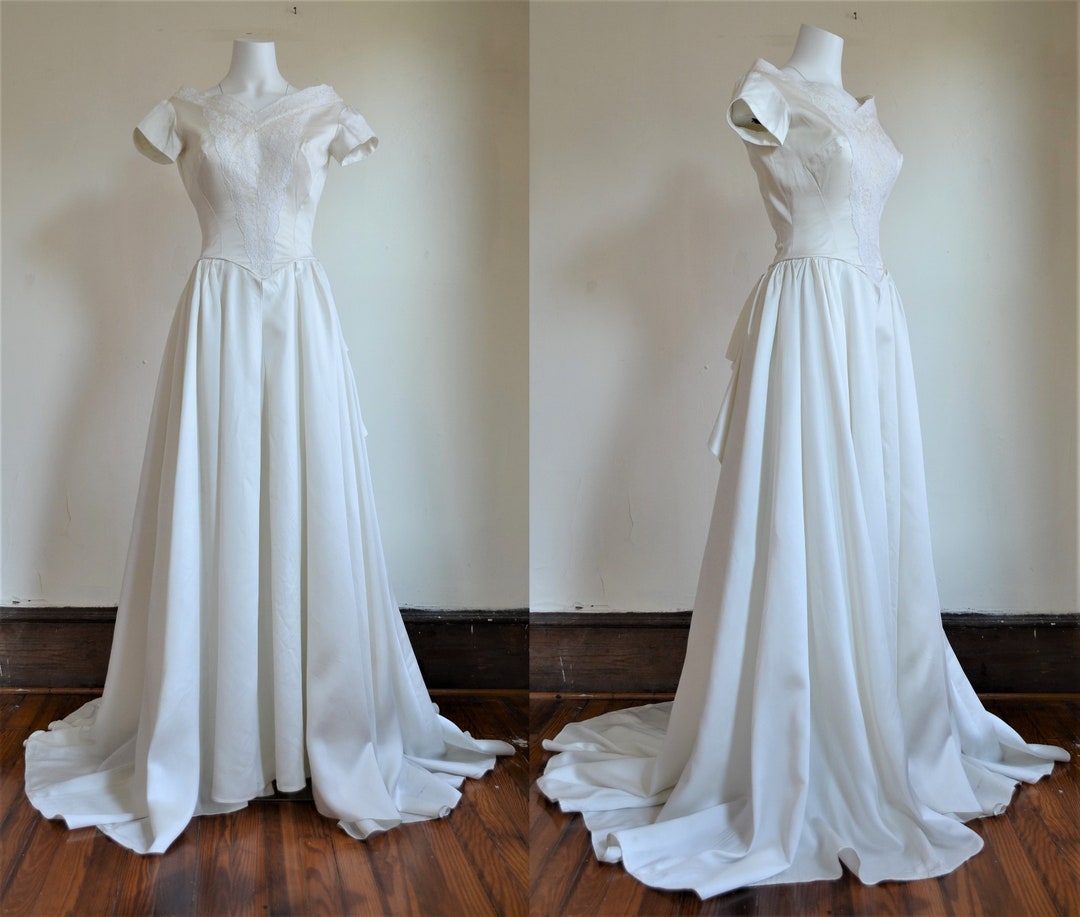 1950s Dreamy Princess Ivory Satin & Lace Wedding Gown Bust 35 - Etsy