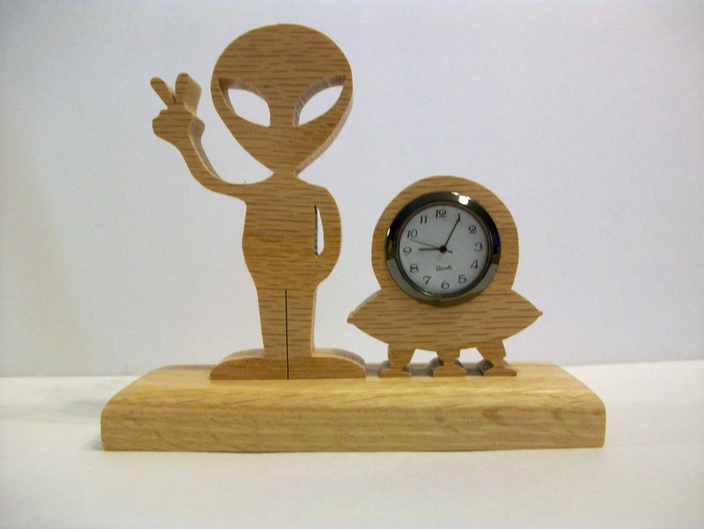 Alien Desk Clock - Etsy