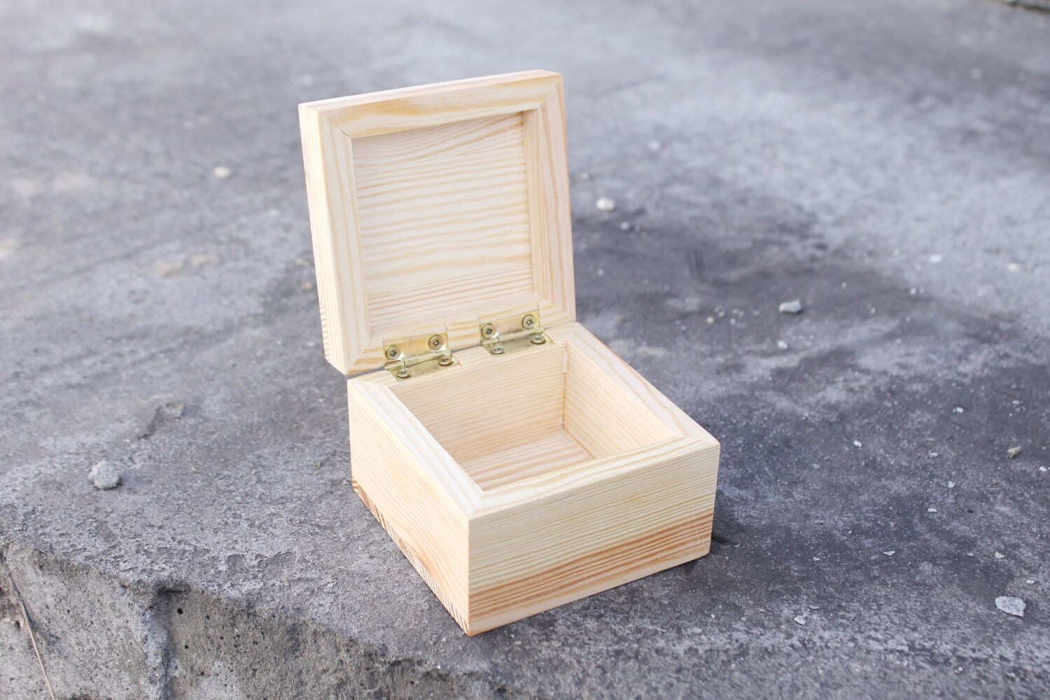 Square unfinished wooden box 90х90x60 mm with cover on | Etsy