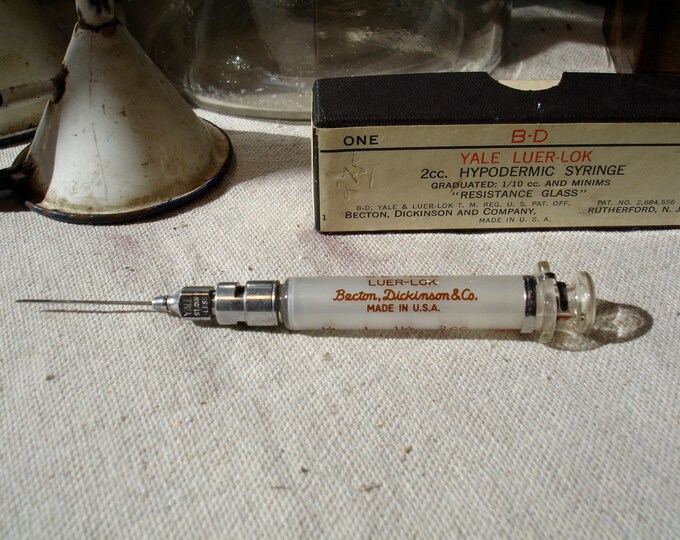 1950s Vintage 2cc. Glass Hypodermic Syringe - Becton Dickinson & Co ...
