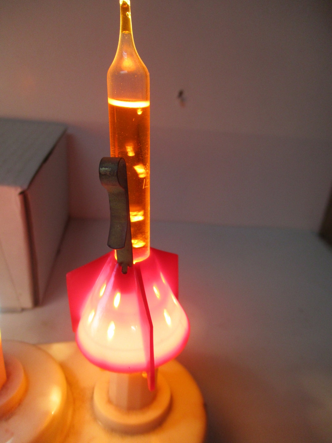 Early 1960's Noma C-6 ROCKETSHIP Christmas Bubble Light Red/yellow Base ...