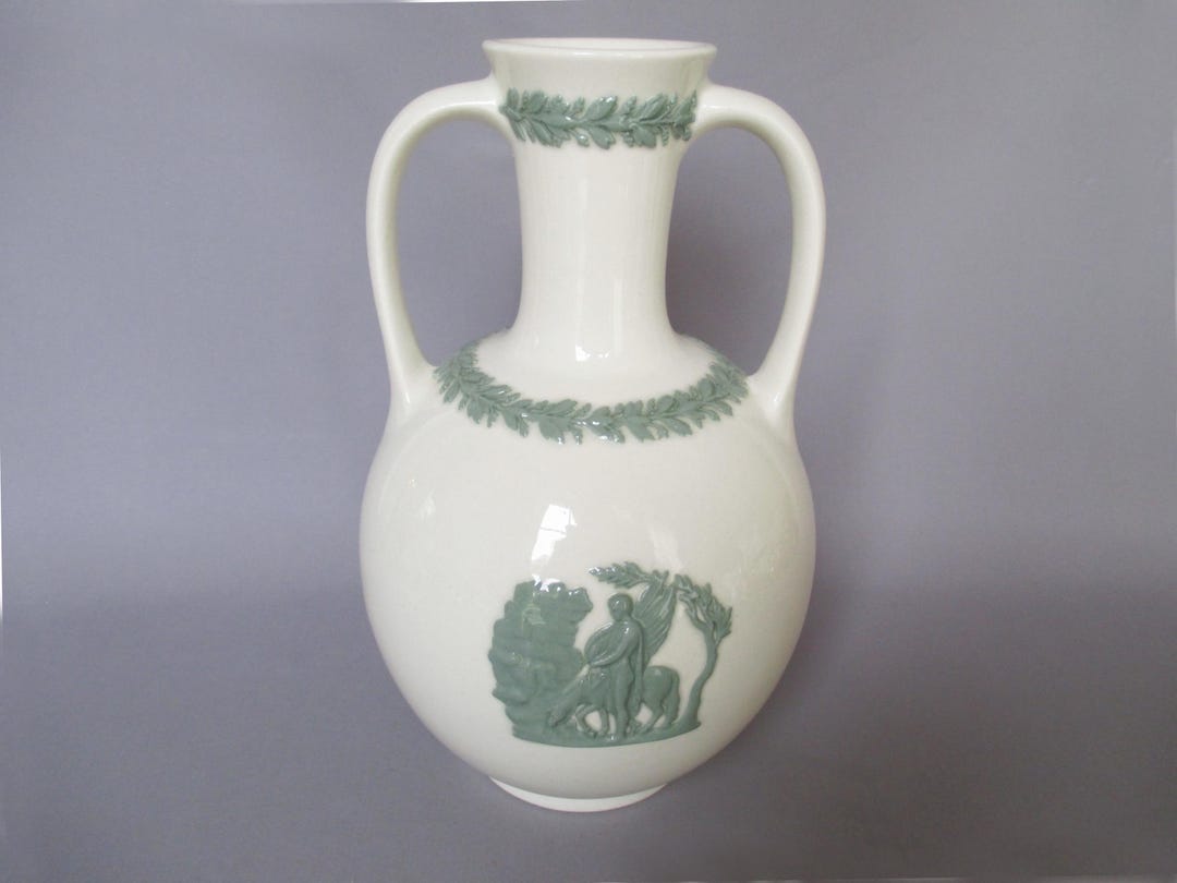 Wedgwood Queensware Celadon Green on Cream Plain Edge Aurora 6.5 ...