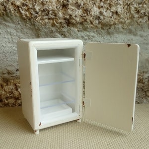 Dollhouse Miniature Fridge Vintage Ice Box, 1/12 Scale, Dollhouse ...