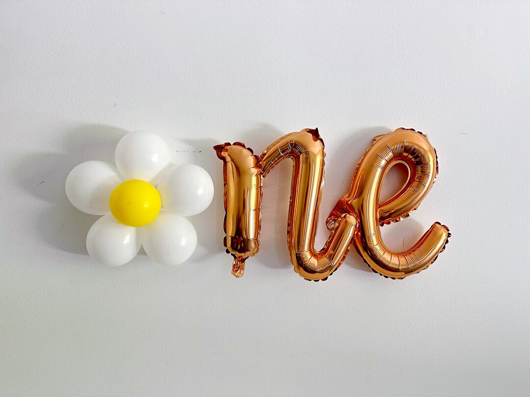 Daisy First Birthday Balloons, White and Yellow Flower Balloon Kit ...