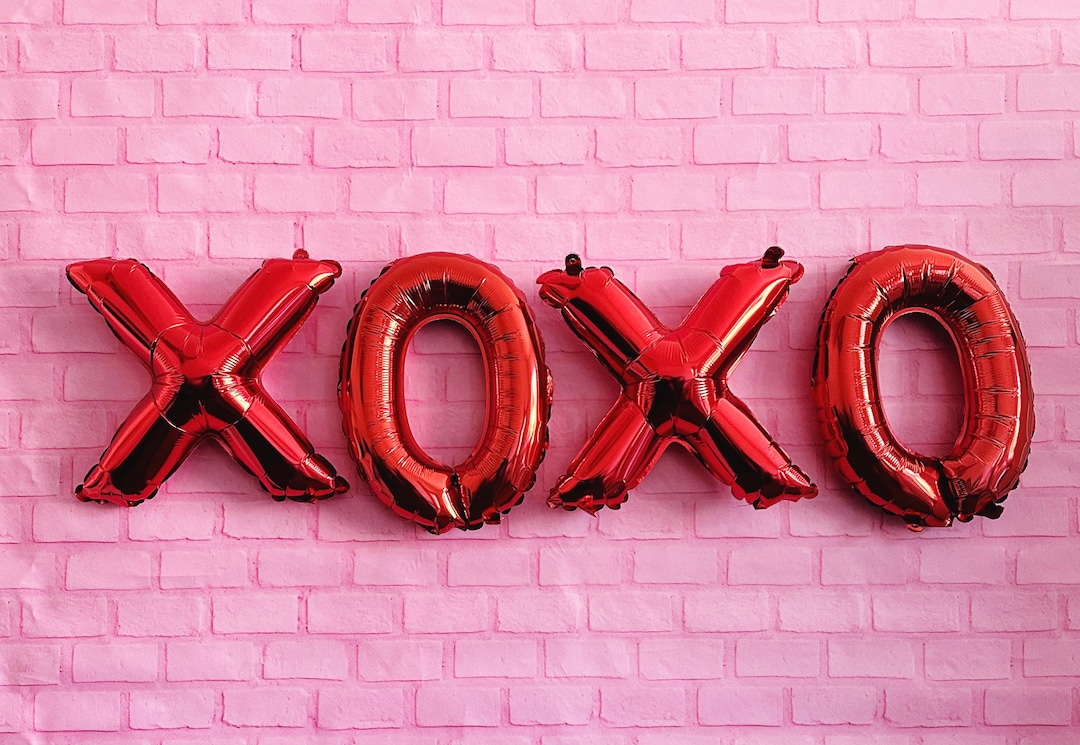 Valentine's Day Party | Valentine's Day Decor | XOXO Balloons ...