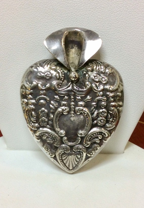 sterling repousse - Gem