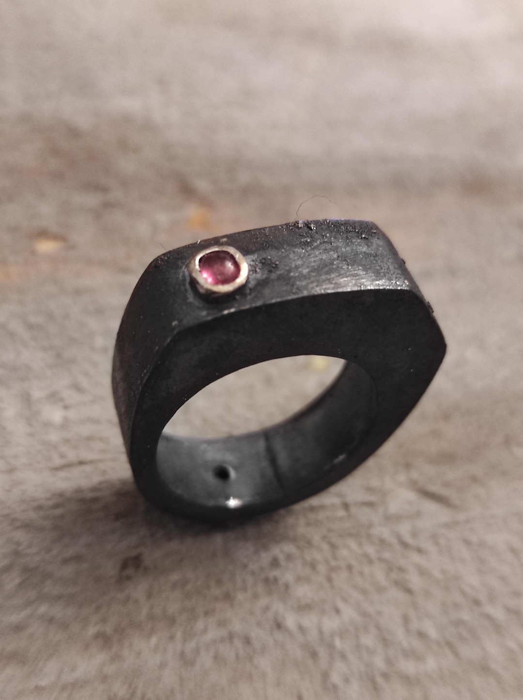 Geometric Hollow-form Ring in Silver Silver Geometric Ring With Pink ...