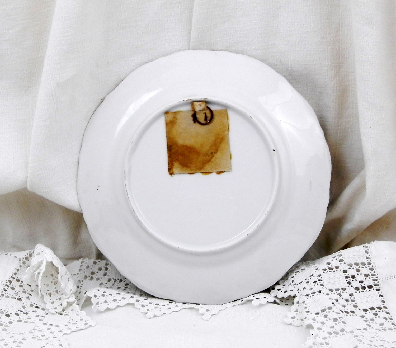 Vintage French Bone China Souvenir Wall Plate from Paris with the Sacré ...