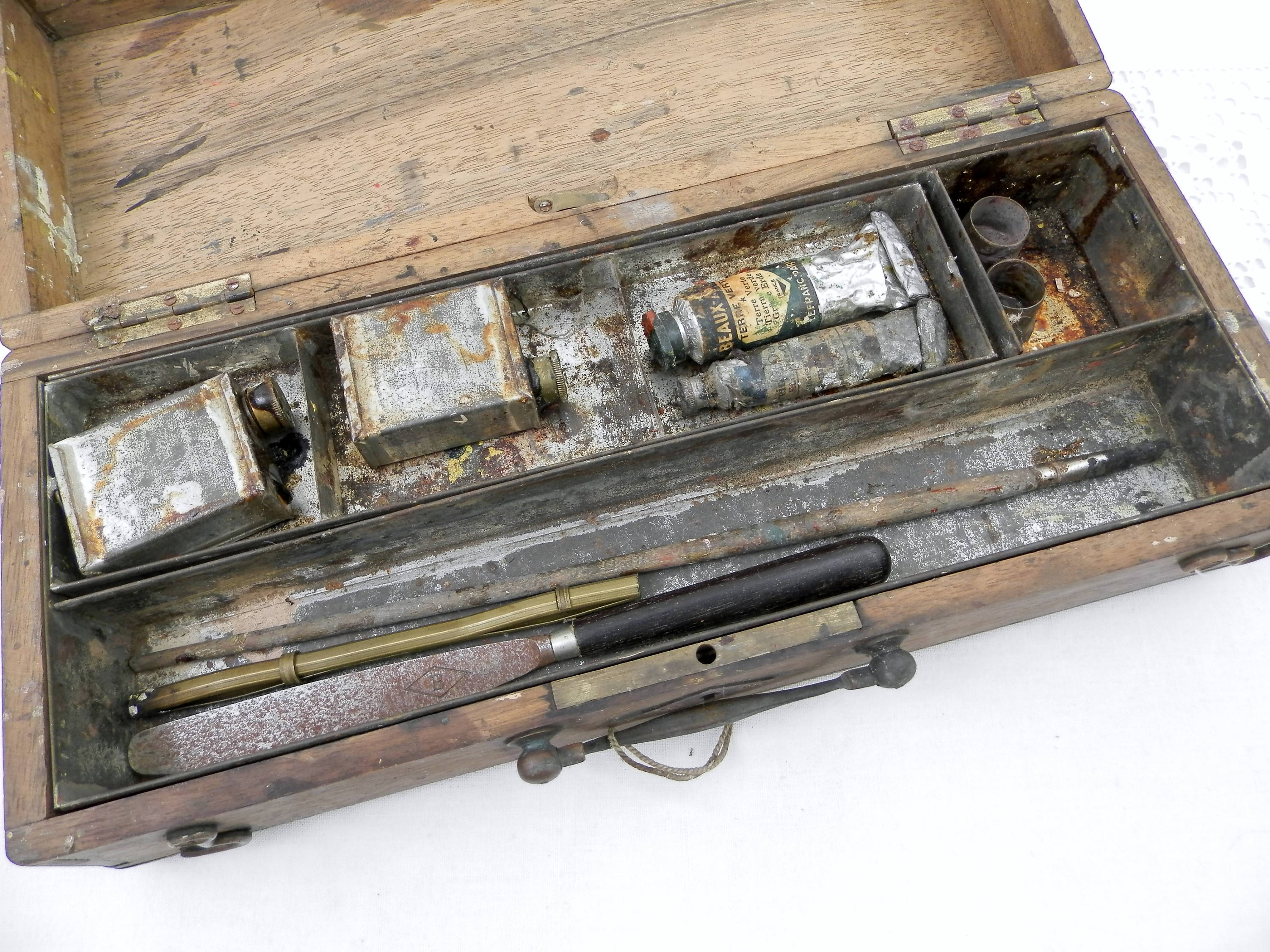 Antique Wooden Dovetail Paint Box for Traveling Artist with Working ...