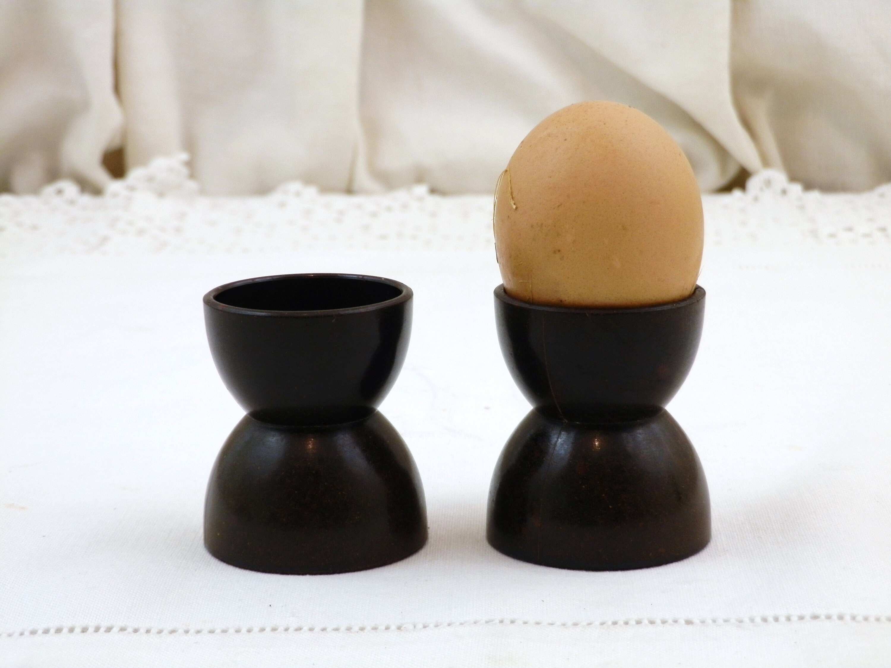 Set of 2 French Vintage Bakelite Egg Cups for Different Sized Eggs ...