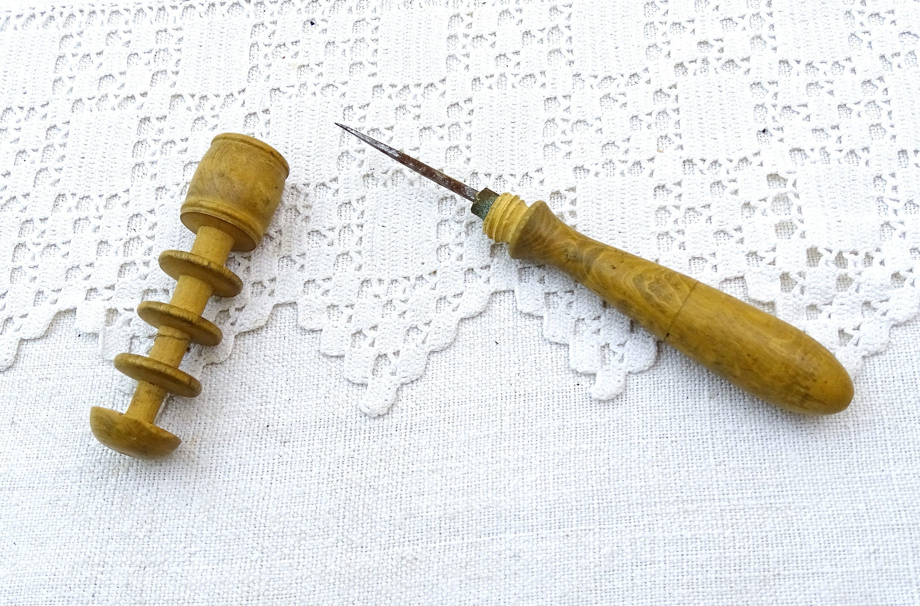 Antique Turned Box Wood WW1 French Soldier's Sewing Tool, Early 20th ...