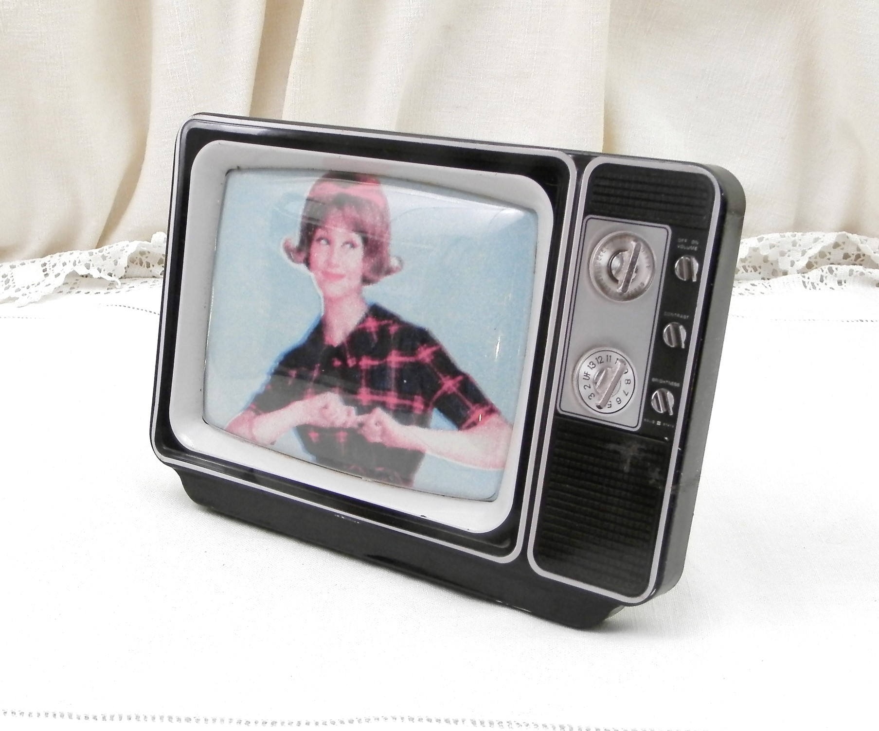 Vintage 1960s Television Screen Picture Frame made of Metal, Retro TV ...