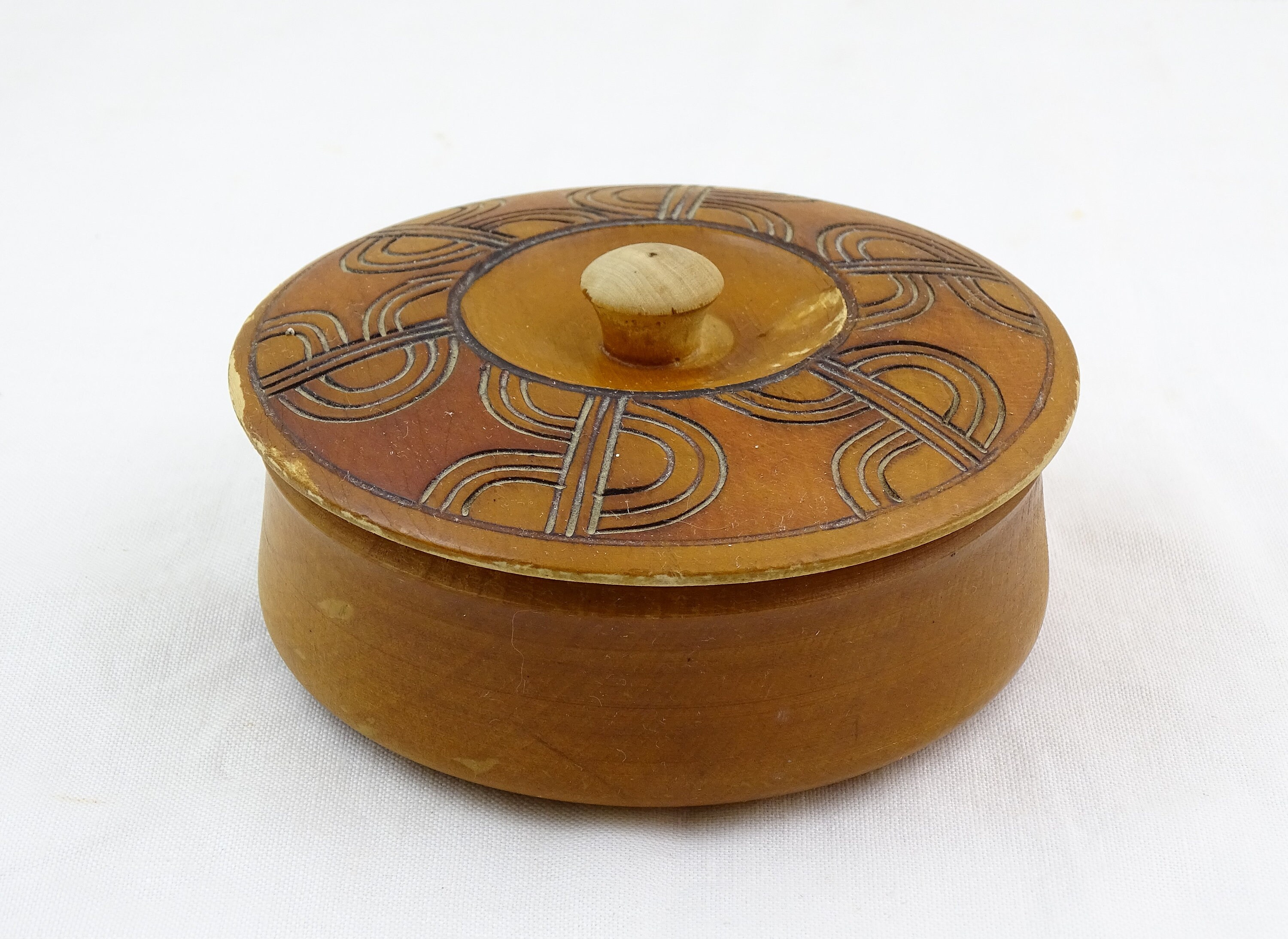 Vintage Romanian Round Carved and Pyrography Pattern Wooden Trinket Box ...
