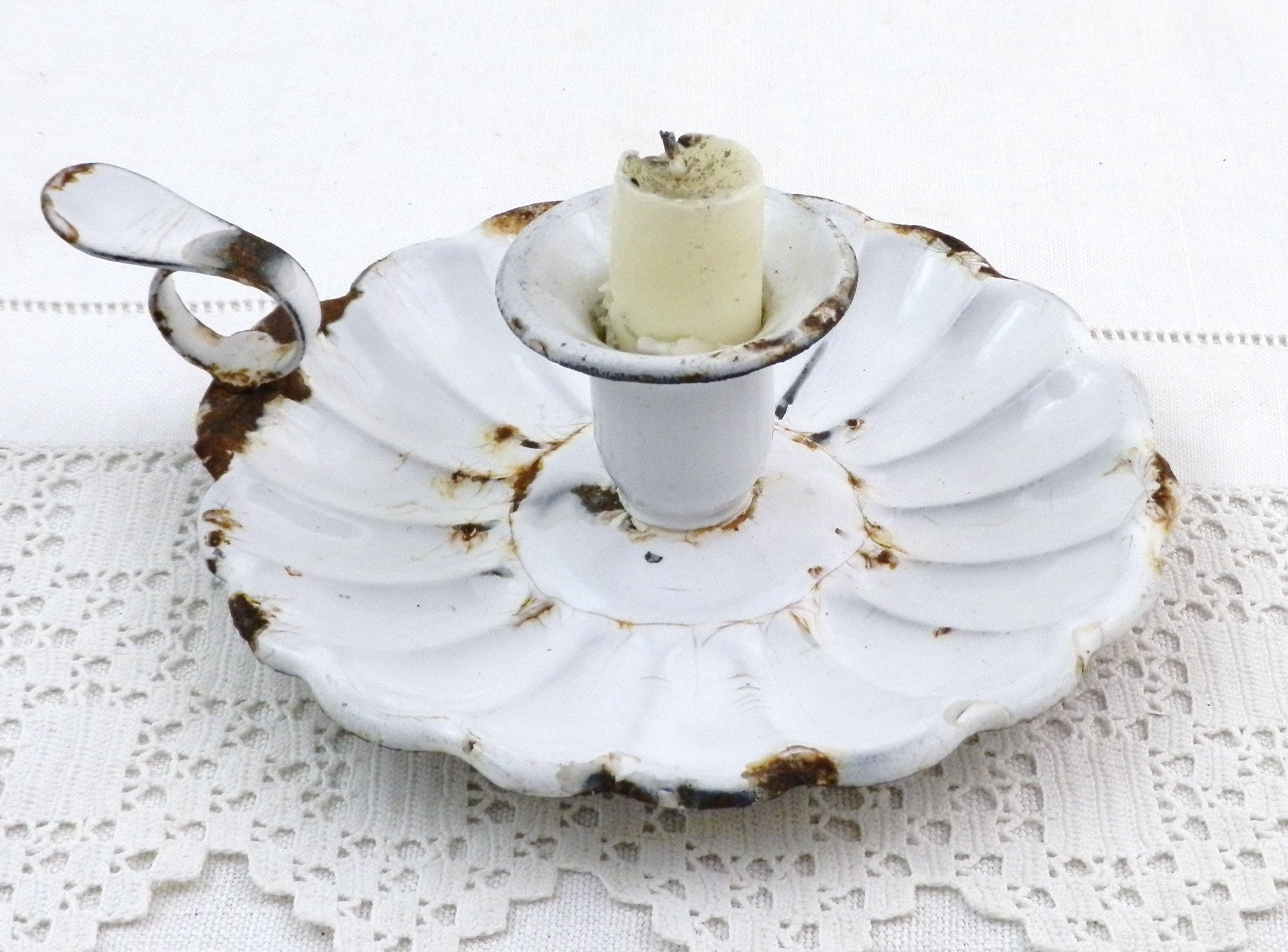 Bugia e scatola di candele – Chamberstick and candle box – Palmatoria y ...