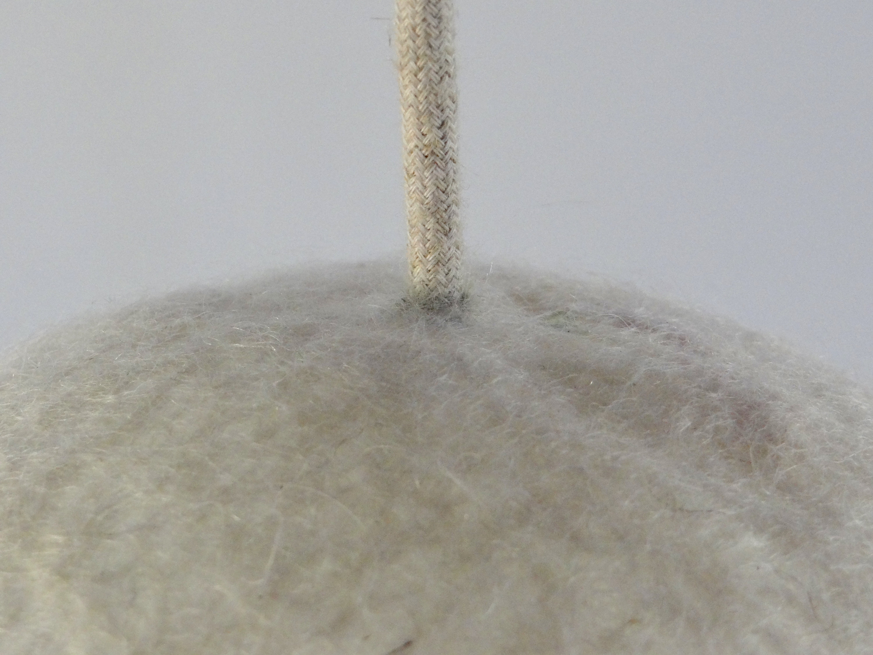 Vilten bol lamp, witte hanglamp van vilt, witte handgevilte lamp ...