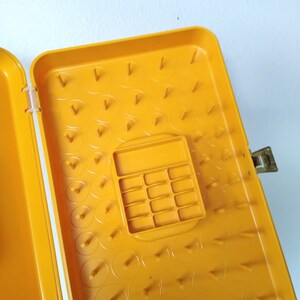 Vintage Wil Hold Harvest Gold Sewing Box Wilson Mfg Plastic Sewing ...