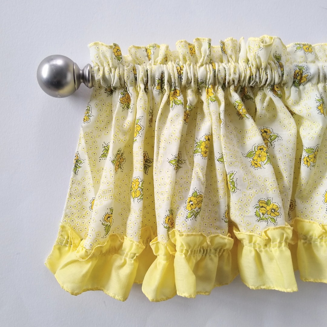 Vintage Yellow Floral Valance With Ruffled Trim Vintage - Etsy