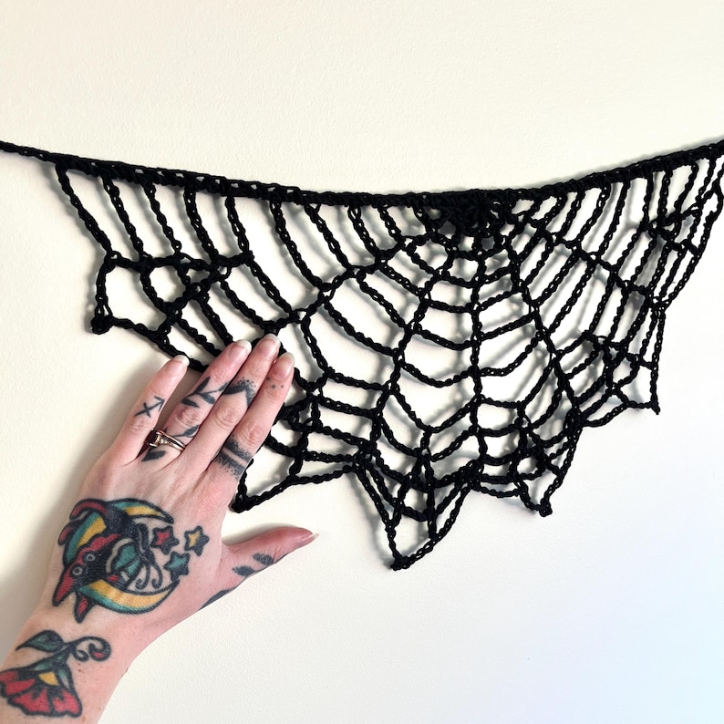 Spiderweb Bunting Crochet Pattern // Cobweb Halloween Home Decor // DIY ...