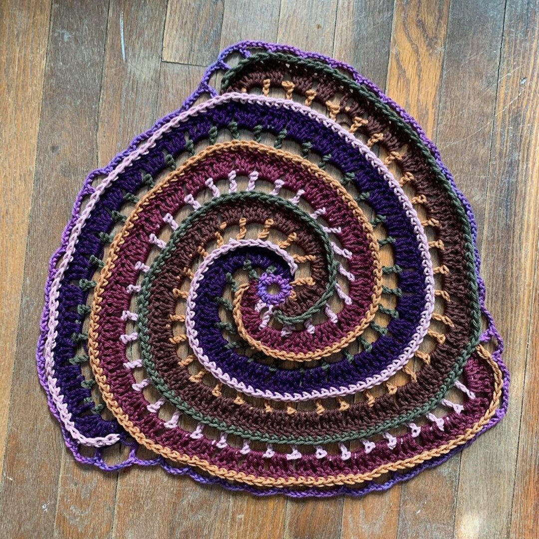Freeform Crochet Pattern - Carousel Spiral - Etsy
