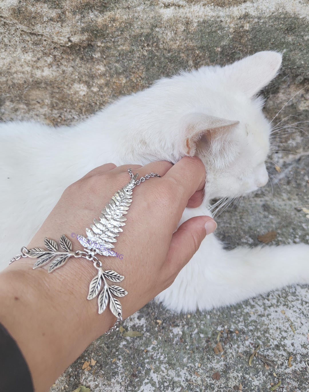 Woodland Elven Bracelet, Fern Hand Bracelet Silver Leaf Ring Bracelet ...