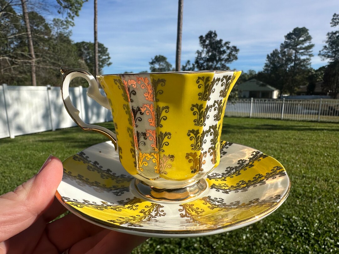 Vintage Elizabethan Yellow and Gold Tea Cup and Saucer Set Beautiful ...