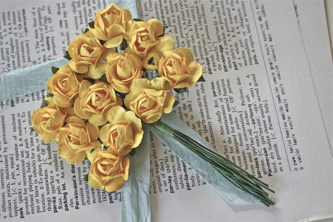24 Yellow Paper Roses, Flowers, Sunny Yellow - Etsy