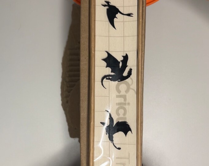 Fourth Wing Sprayed Edge Physical Stencil, Dragon Stencil, Vinyl ...