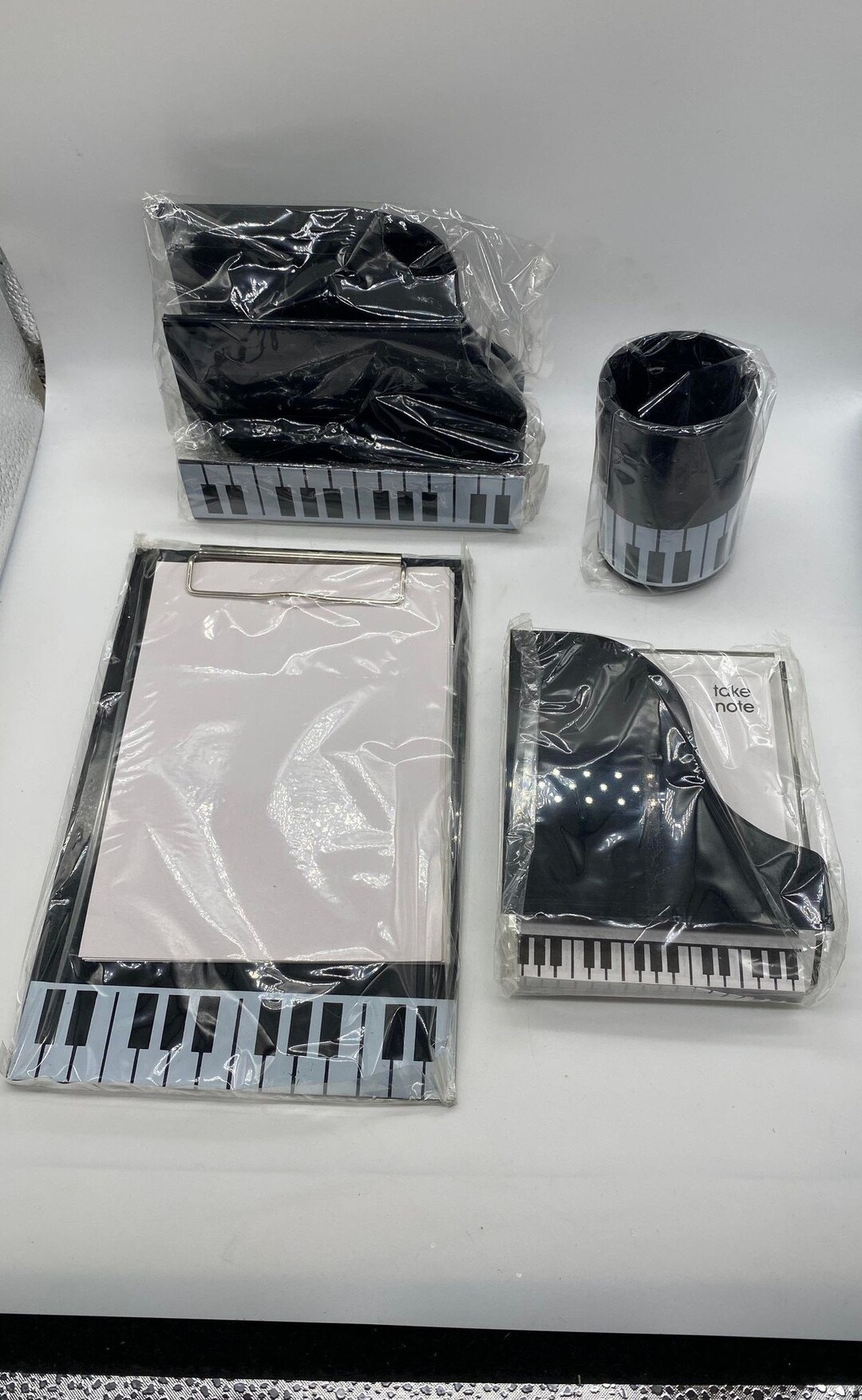 Vintage 4 Piece Plastic Desktop Piano Keyboard Theme Desk Accessories ...