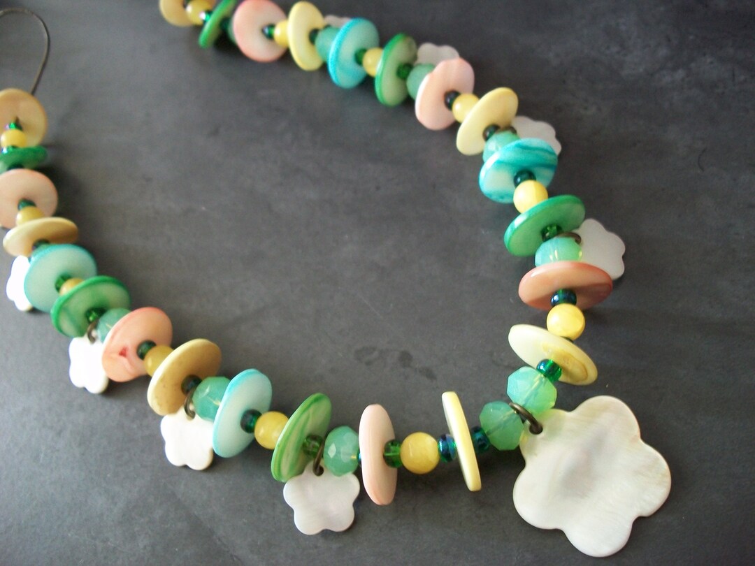 Yellow Jade & Shell Necklace - Etsy