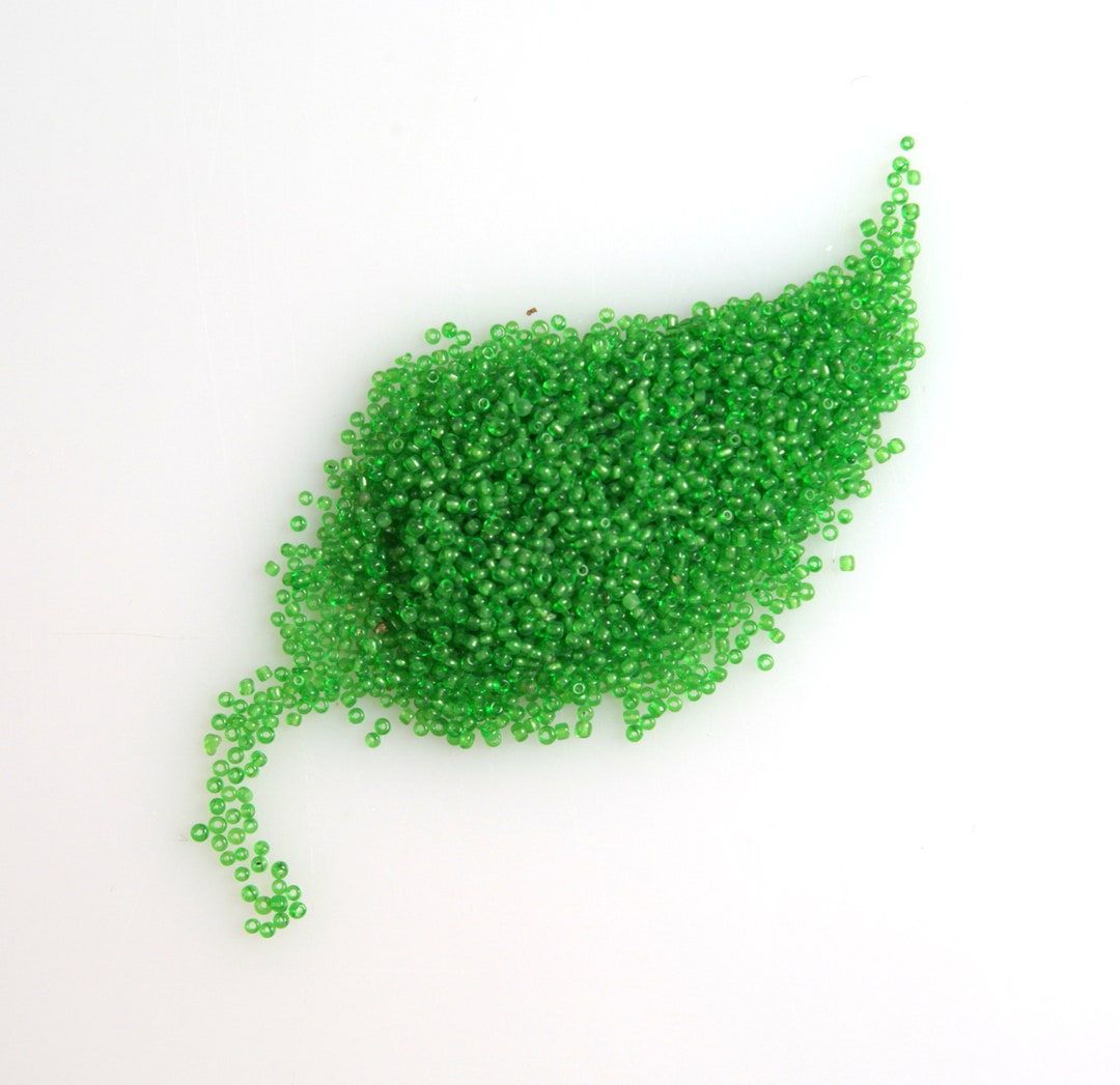 Size 18/0 Deep Spring Green Translucent Vintage Venetian Seed Beads ...