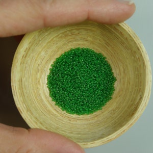 Size 18/0 Deep Spring Green Translucent Vintage Venetian Seed Beads ...